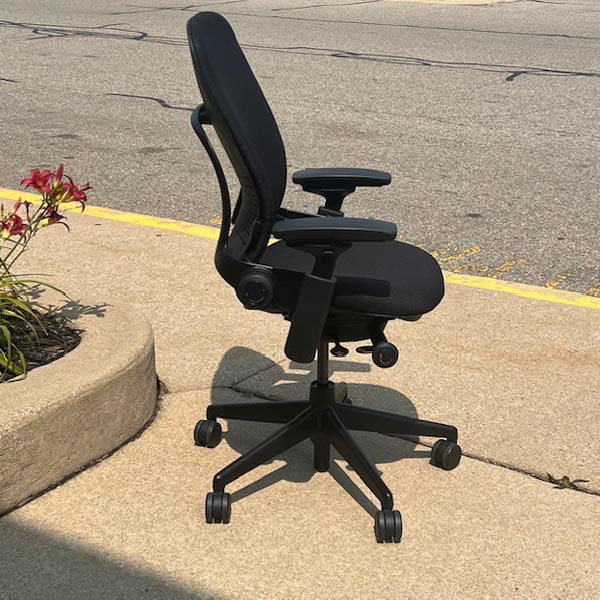 STEELCASE LEAP V-2 TASK CHAIR - Excel Office Interiors