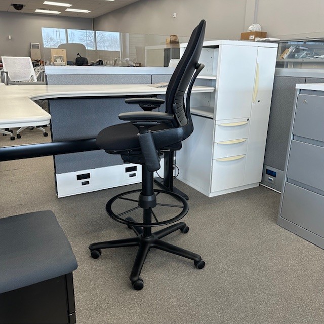 STEELCASE LEAP V-2 Stool - Excel Office Interiors