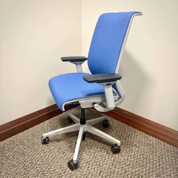 Steelcase Think Series V-1 Task chair with fabric back and seat cushion ...